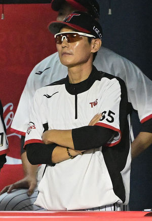 [사진]염경엽 감독,'DH 2차전도 이겨야지' - OSEN