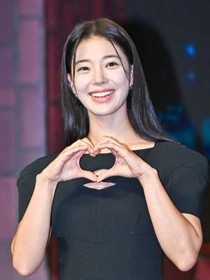 [사진]임세미,'러블리 하트' - OSEN