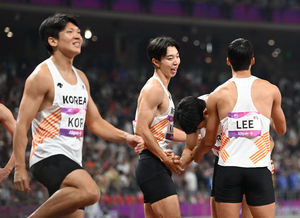 [사진]37년 만의 메달 계주 400m,'우리가 해냈다' - OSEN