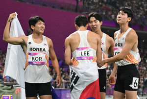 [사진]남자 400m 계주,'태극기 휘날리며 우리가 해냈어' - OSEN