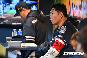 152억 포수도, 캡틴도 말을 잇지 못했다…‘5위→허무한 탈락’ 3루 더그아웃은 정적만이 흘렀다 [WC] - OSEN