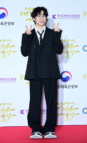 [사진]10CM 권정열, 브이 브이 - OSEN