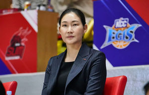 [사진] 한지붕 두 가족 BNK 썸 박정은 감독, 부산 KCC 경기 직관 - OSEN
