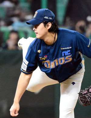 [사진]송명기, '준PO 2차전 승리를 향해' - OSEN