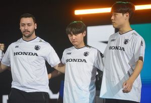 [사진] ‘응원해주셔서 감사합니다’, 마지막 인사 하는 TL 선수단 - OSEN