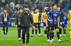 [사진]ACL 첫 패배 조성환 감독,'홈에서 아쉬운 패배' - OSEN