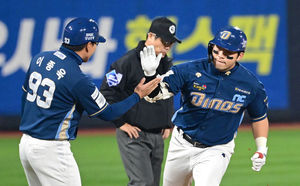 [사진]오영수, 'PO 1차전 솔로포 이 악물고 날렸어요' - OSEN