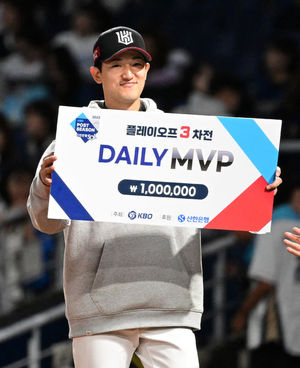 [사진]고영표 6이닝 무실점, 플레이오프 3차전 MVP - OSEN
