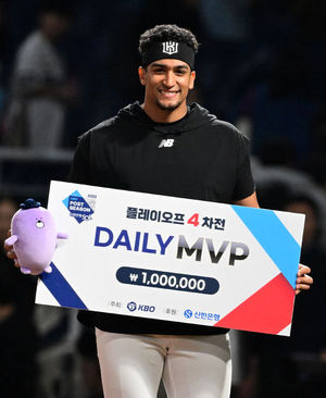 [사진]쿠에바스, 플레이오프 4차전 MVP - OSEN