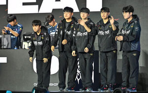 [사진] LOL 월드챔피언십 LNG 완승으로 잡은 T1, 응원 감사합니다. - OSEN