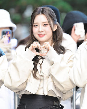 [사진]라잇썸 나영, '귀여운 고양이 하트' - OSEN