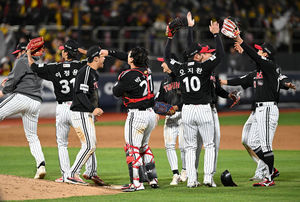 [사진]LG,'KS 3차전 승리 최고야!' - OSEN