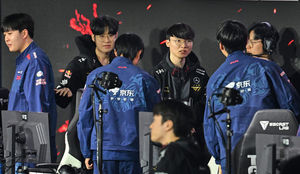 [사진] 결승 진출 T1, 징동게이밍과 인사 - OSEN