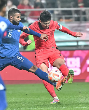 [사진]손흥민 존에서 추가골 넣는 손흥민 - OSEN