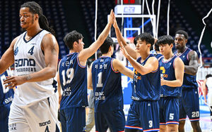 [사진] 부산 KCC, 고양 소노에 78-69 승리 - OSEN