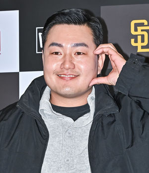 [사진]최지만,'메이저리그 거포의 볼하트' - OSEN