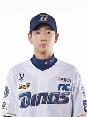 "35인 고민, 근데 LG가 뽑을 줄은..." NC도 놀랐다, LG는 왜 '2년 실전 0경기' 투수에 2억을 투자했나 - OSEN