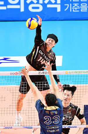 [사진]OK금융그룹 송희채, '이 악물었다' - OSEN