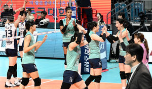 [사진]GS칼텍스 'IBK기업은행 상대로 3-1 역전승' - OSEN