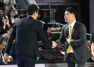 [사진]조상현 감독-전희철 감독,'승리는 LG' - OSEN