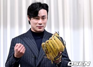 ML 최고만 쓰는 ‘금딱지’ 글러브, 김하성에게도 생긴다…GG 수상자에게만 특전 - OSEN