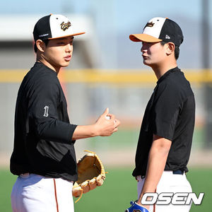 “신인상 못 받는다고 인생 잘못되나” 방황하는 160km 괴물 루키, 문동주 선배가 남긴 '특급 조언' - OSEN