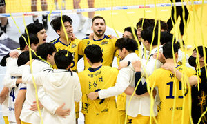 [사진]셧아웃 승리로 12연패 끊어낸 KB손해보험 - OSEN