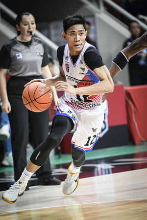 ‘필리핀 국가대표’ 렌즈 아반도, 필리핀 프로팀 상대로 13점 활약…정관장 EASL 2승 - OSEN