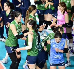 [사진]GS칼텍스, 신난다 흥국생명 잡았다 - OSEN