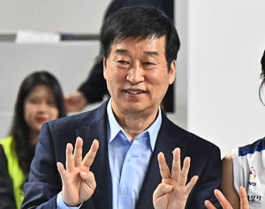 [사진] IBK 기업은행 김호철 감독, 거침없이 4연승 가보자 - OSEN