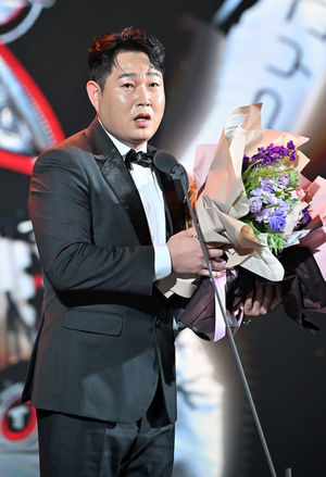 ‘역대 포수 최다수상+현역 최다수상’ 양의지 “남은 야구인생 동안 모범이 되는 선배가 되겠다” [GG] - OSEN