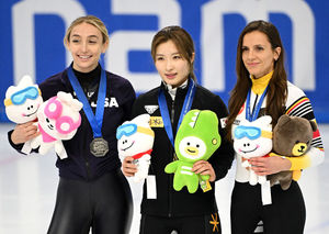 [사진]1500m 금메달 목에 건 김길리 - OSEN