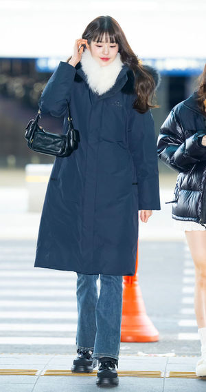 [사진]아이브 장원영,'사랑스럽게 머리카락을 넘기며' - OSEN