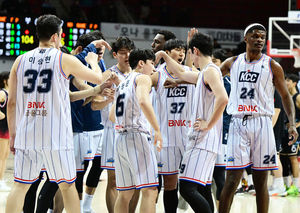 [사진]KCC 득점 폭발, 정관장에 104-75 승리 - OSEN