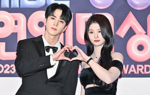 [사진]더보이즈 영훈-엔믹스 설윤,'안구정화 MC' - OSEN