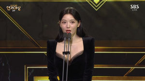 "힘든지 몰랐다" 김유정, 송강 불참 속 홀로 커플상→눈물의 수상소감까지 ('SBS연기대상') [Oh!쎈 포인트] - OSEN