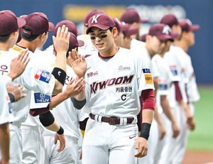 "7년간 믿고 지지해주신 히어로즈, 잊지 않겠습니다" ML 떠난 이정후, 애틋한 작별 인사 - OSEN