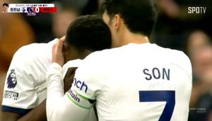 '캡틴의 무게' 새해 축포 SON, 기쁨&슬픔 공존했다... '선제골 넣고 부상 OUT' 오열한 21세 유망주 끌어안아 - OSEN