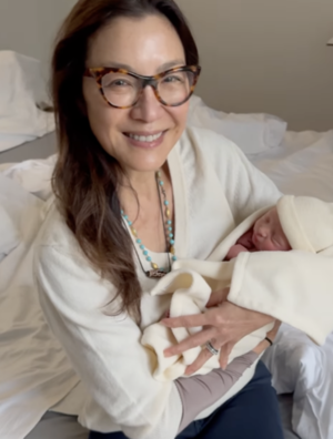 '美 아카데미 여우주연' 양자경, 할머니 됐다 "너무 행복해, 2024년 첫날 기적" [Oh!llywood] - OSEN