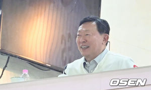 다시 정례화 하는 韓日 롯데 교류전...165km 퍼펙트 괴물과 맞대결, 올해는 성사될까 - OSEN