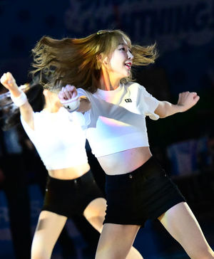 [사진]치어리더의 무지개빛 공연 - OSEN