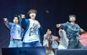 [사진]B1A4, '청량돌이 돌아왔다' - OSEN