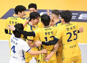 [사진]KB손해보험,'2세트도 이겼다' - OSEN