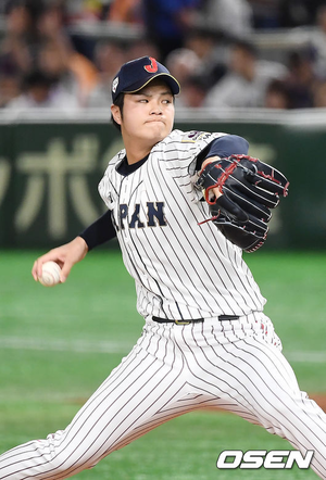 성폭행 논란 FA 영입, 레전드 보호명단 제외, 160km 투수 유출....소뱅 팬들 '부글부글' - OSEN