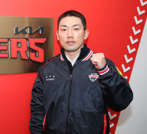 최향남→최영필→홍상삼→고종욱…방출 선수 재기는 KIA가 최고, MVP 서건창도 살려낼까 - OSEN