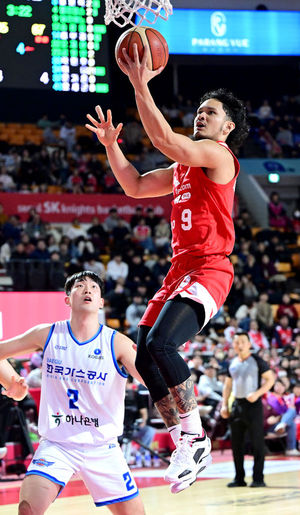 [사진]SK 고메즈딜리아노, '바람처럼' - OSEN