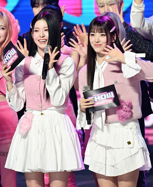 [사진]엔믹스 규진-지우,'스페셜 MC의 미소' - OSEN