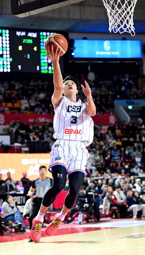 [사진]KCC 허웅, '새처럼 날아' - OSEN