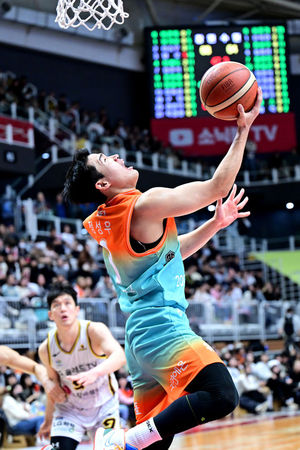 [사진]KT 정성우, '끝까지 간다' - OSEN