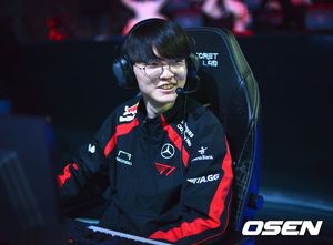 [Oh!쎈 롤챔스] 김정균 감독의 T1, 우승후보 0순위 답게 강팀의 자격 ‘증명’ - OSEN